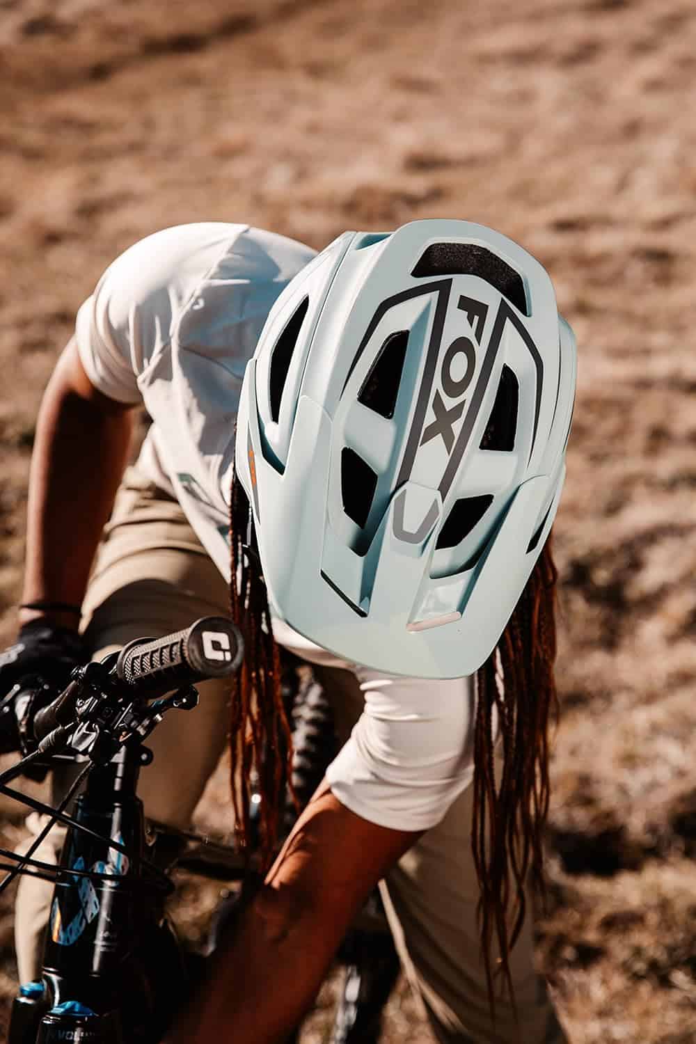 8 Best Mountain Women's Bike Helmets | Survival Gear And Beyond
